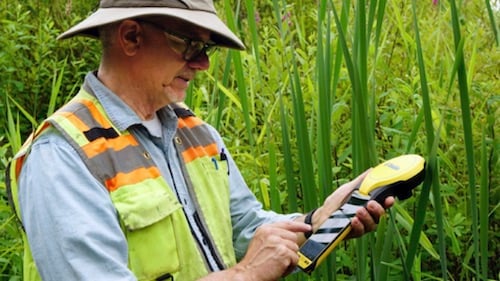 All-in-One Handheld Devices Aid GIS Workflows