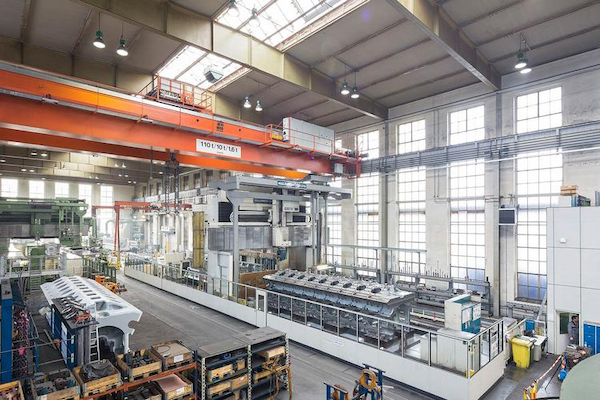 Manufacturing Crossroads: Software's Role in Modern Production Methods